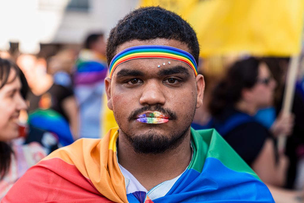 Amnistia Internacional marca presença na 24ª Marcha do Orgulho LGBTI+ ...